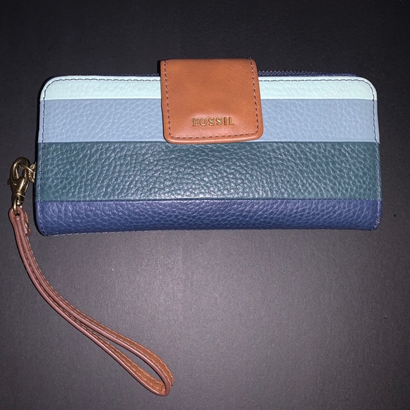 Fossil | Bags | Fossil Madison Zip Clutch Wallet | Poshmark